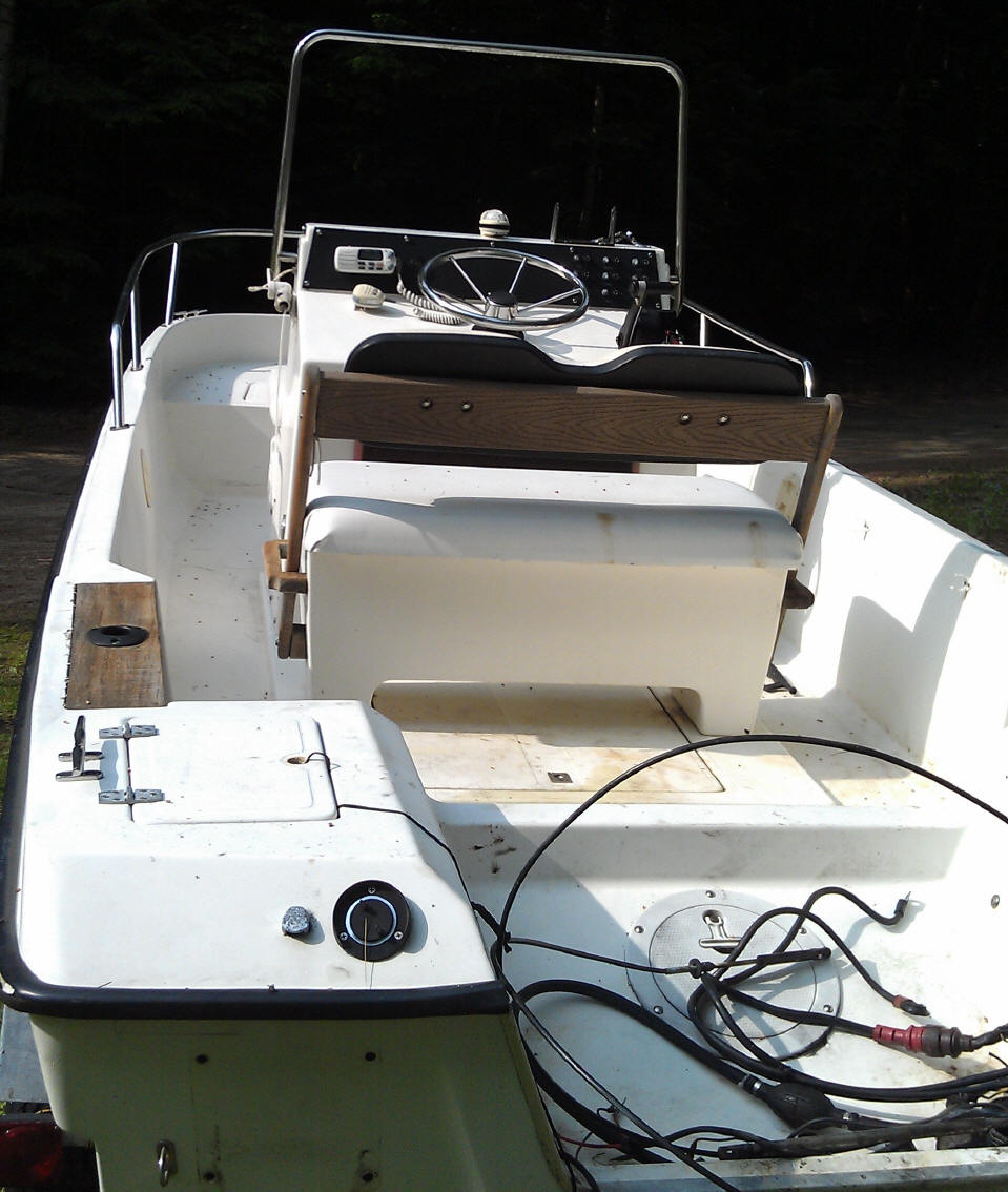 18 Challenger Center Console